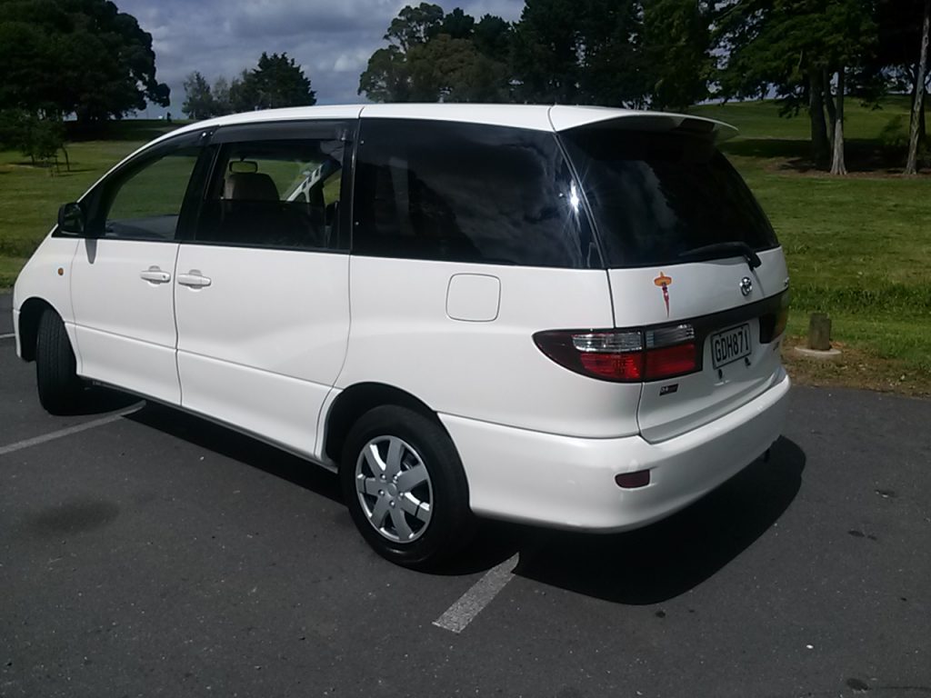 Pre Sale Grosser Camper Mit Kueche Toyota Estima Left Side | Chilli ...